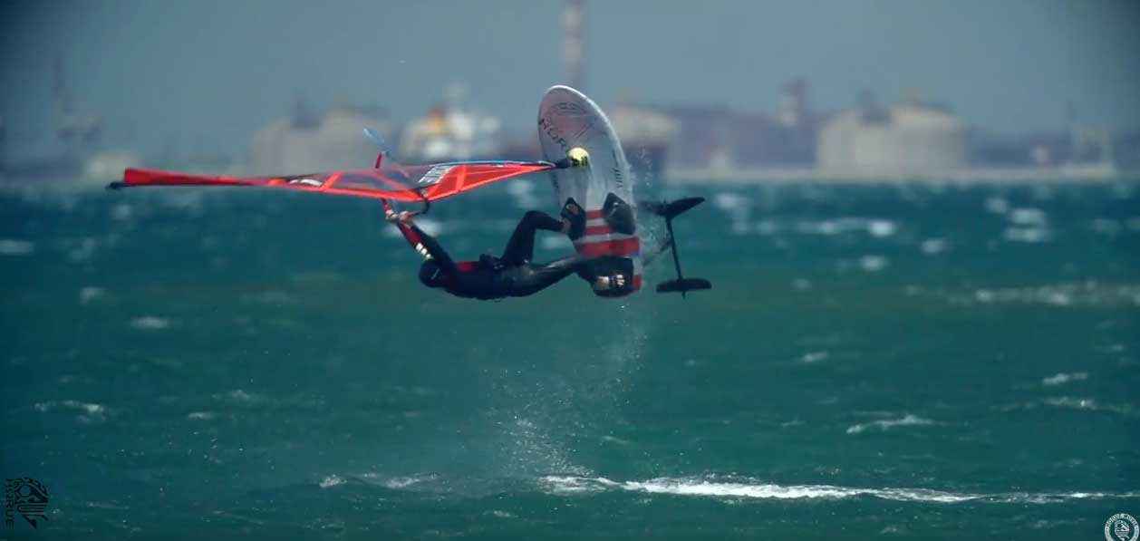 Speed Loop con il Foil Windsurf - 4ActionSport