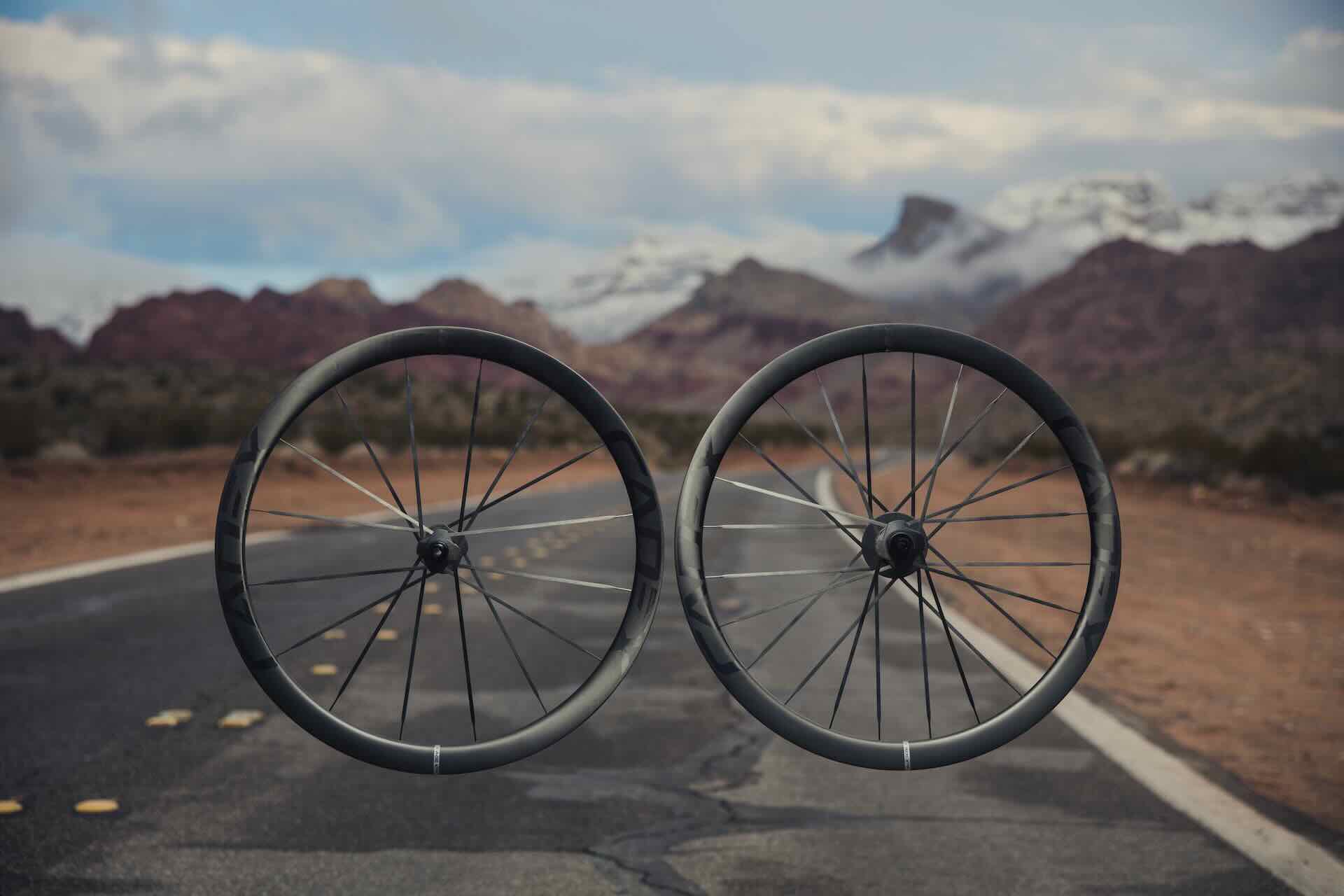 Cadex Max 40, le più leggere di sempre: ecco come sono fatte - 4ActionSport