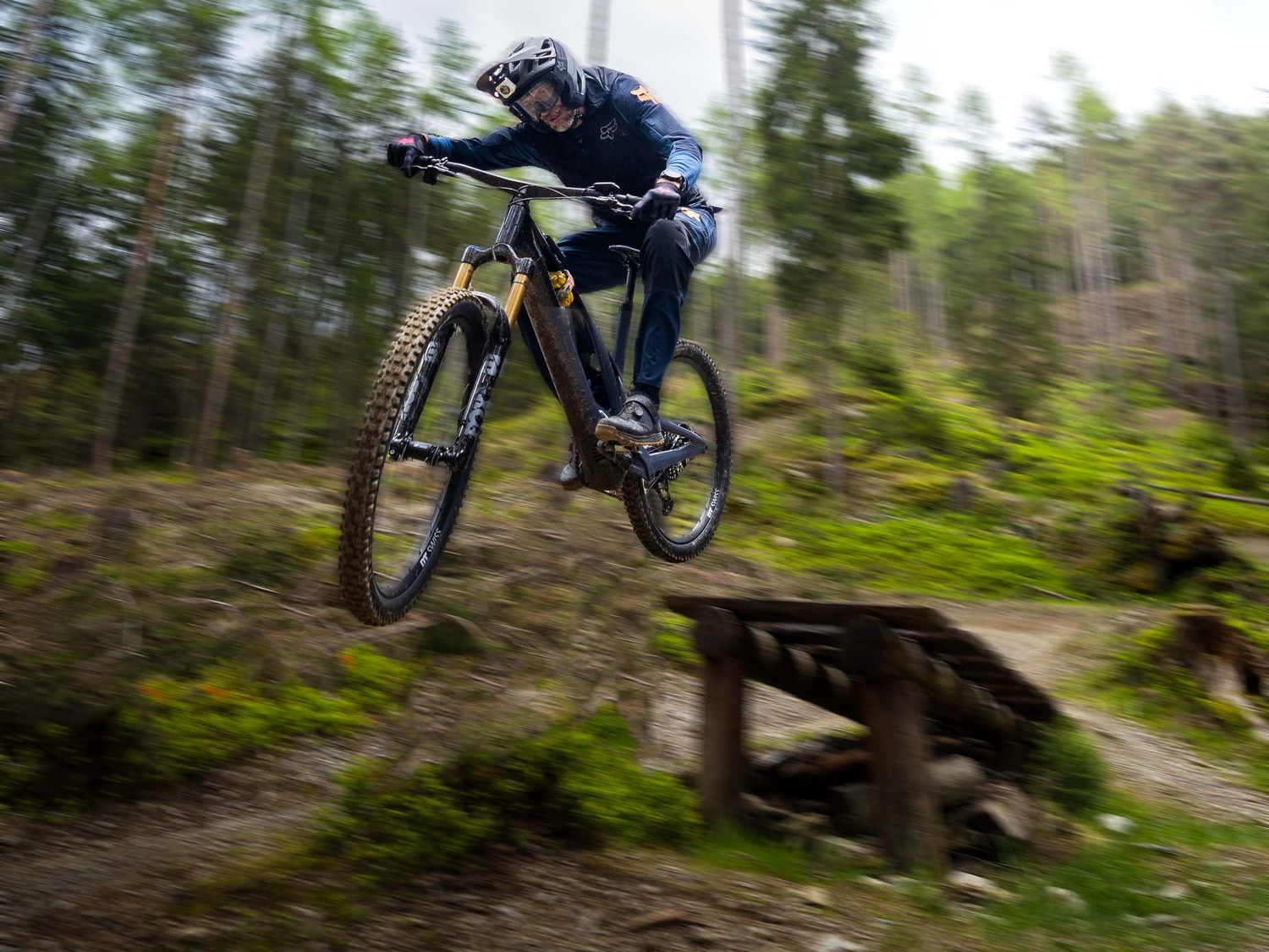 Fox Defend Taunt: prestazioni e stile per il divertimento in MTB ...